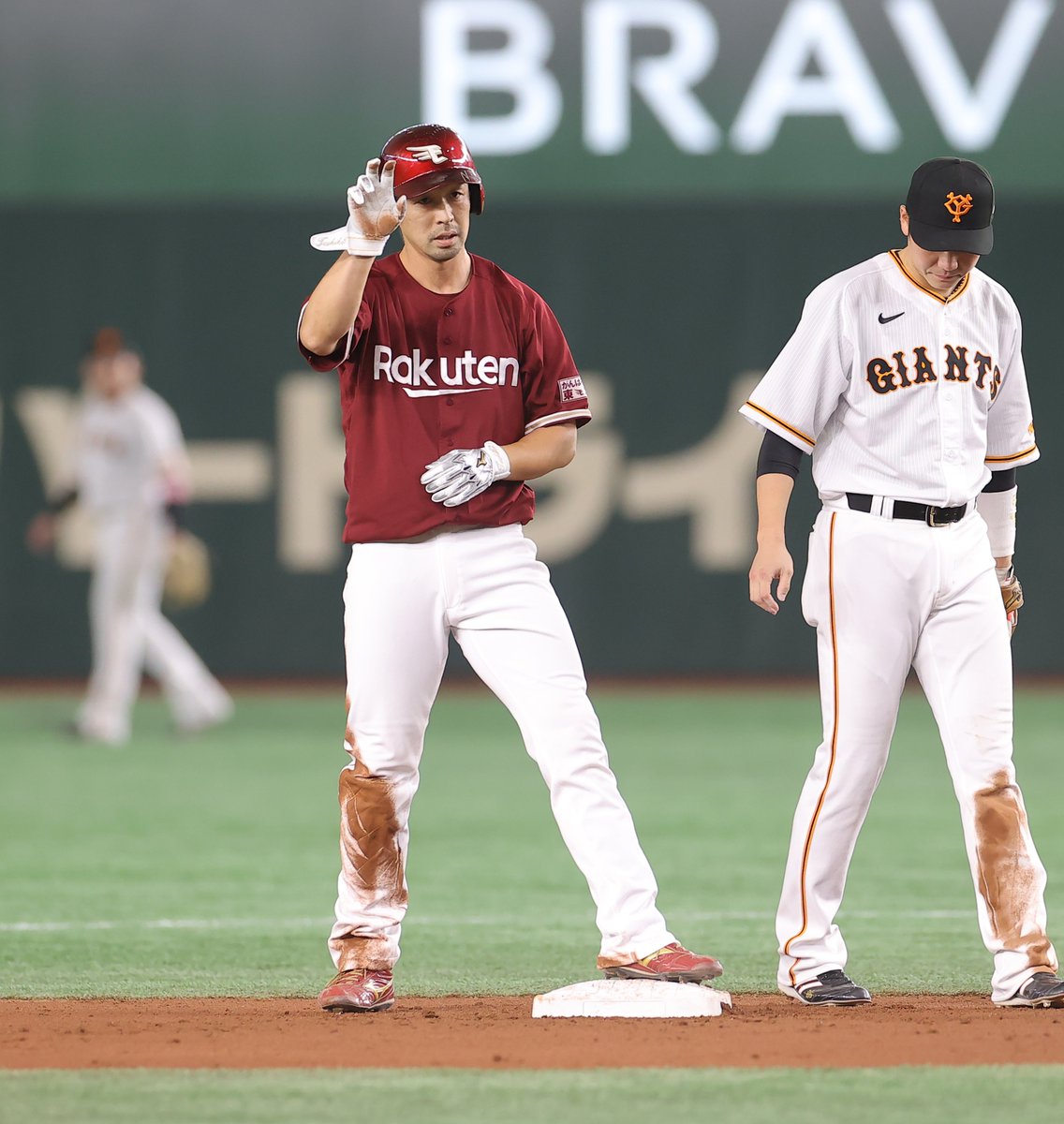 EYE on Twitter: "RT @Sanspo_EAGLES: 【巨人ｰ楽天】17日、1回に辰己涼介選手が右前打、2回には阿部寿樹選手が二塁打を放った。 https://sanspo ...