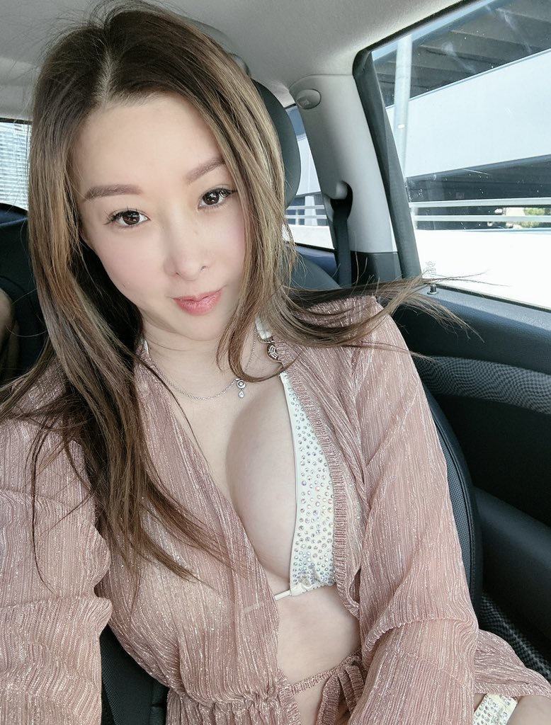 kitty kuo on Twitter: "Encore beach party Day off No make up No poker Alcohol all day"
