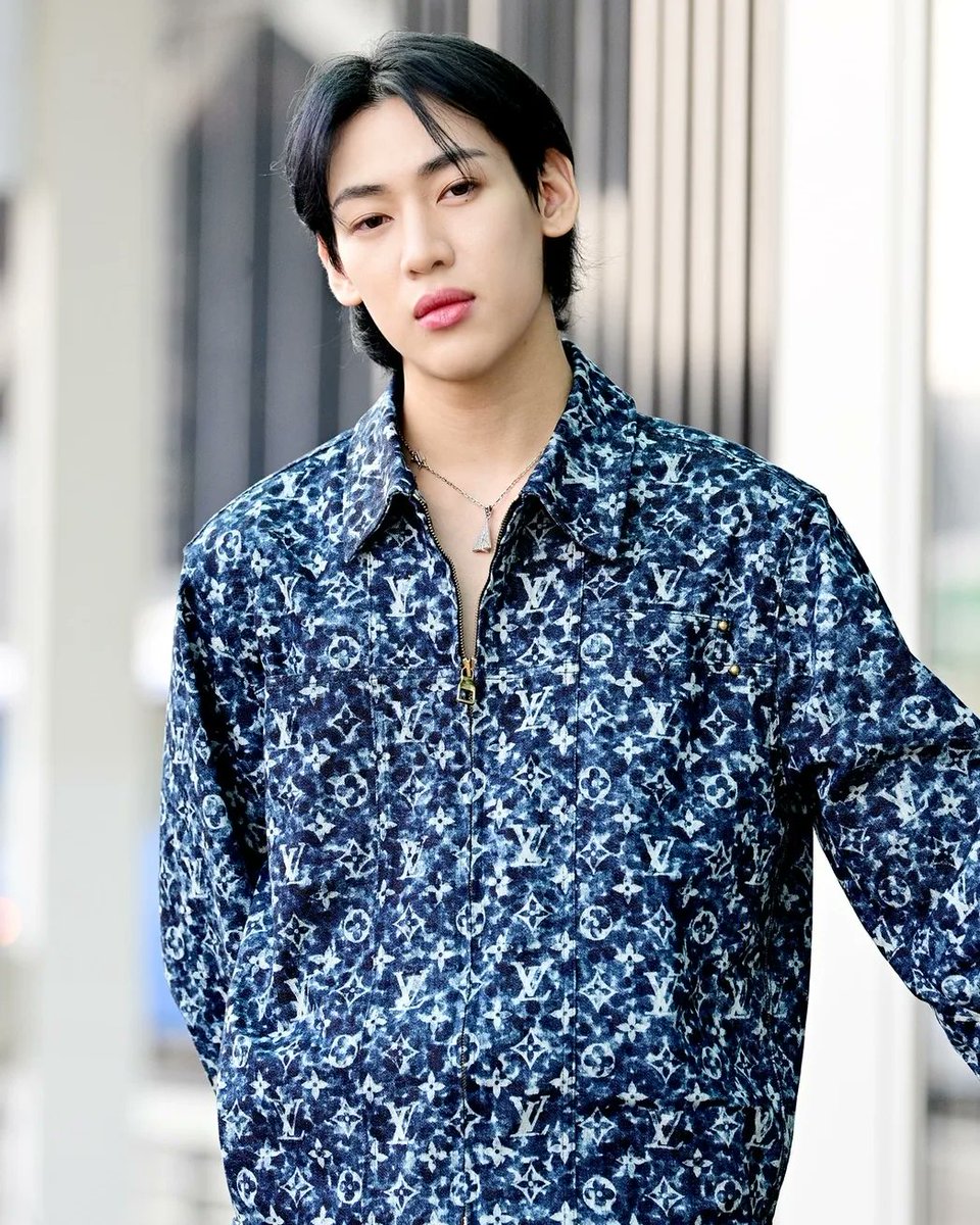 Vogue Thailand on Twitter: "@bambam1a ออกเดินทางสู่กรุงปารีส เพื่อร่วมชมโชว์ Men’s Spring-Summer ...