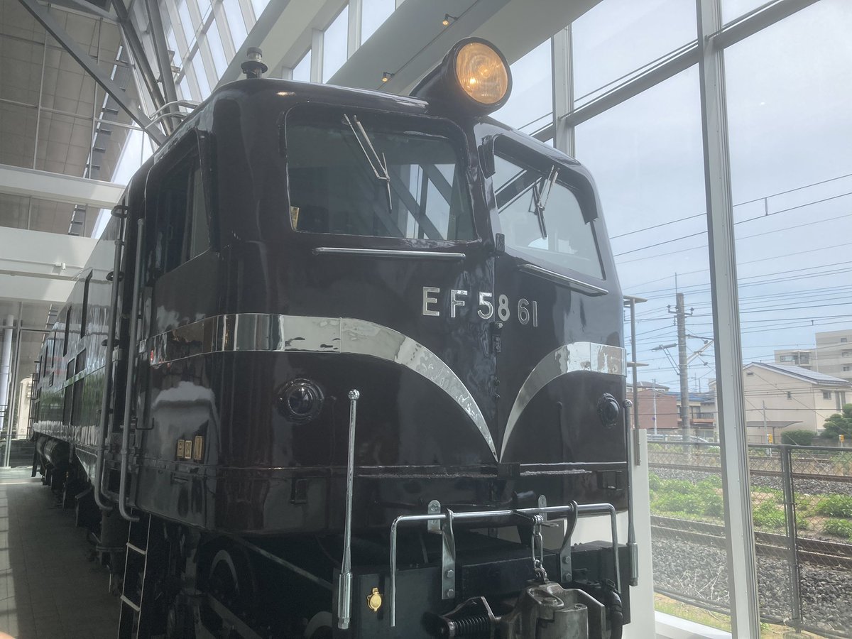 敷島_金鵄@侏儒の艦これ勢 on Twitter: "#鉄道博物館 EF58 61号機 いつもは旗を付けてましたが、今日は旗を外して化粧されてない外見に"