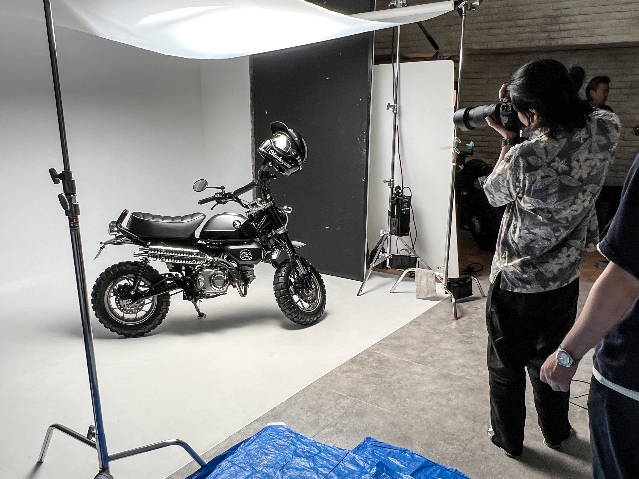 MONKEY HEAVEN on Twitter: "都内某所でスタジオ撮影中…。 新しいプロジェクトが始まろうとしております…。 お楽しみに！ https://t.co/Ij0m5CqNSn ...