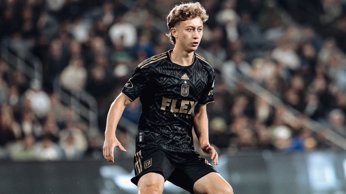 Visión de Campo on Twitter: "🇲🇽|Erik Dueñas (18) hoy volvió a ser titular con el LAFC, jugó los ...