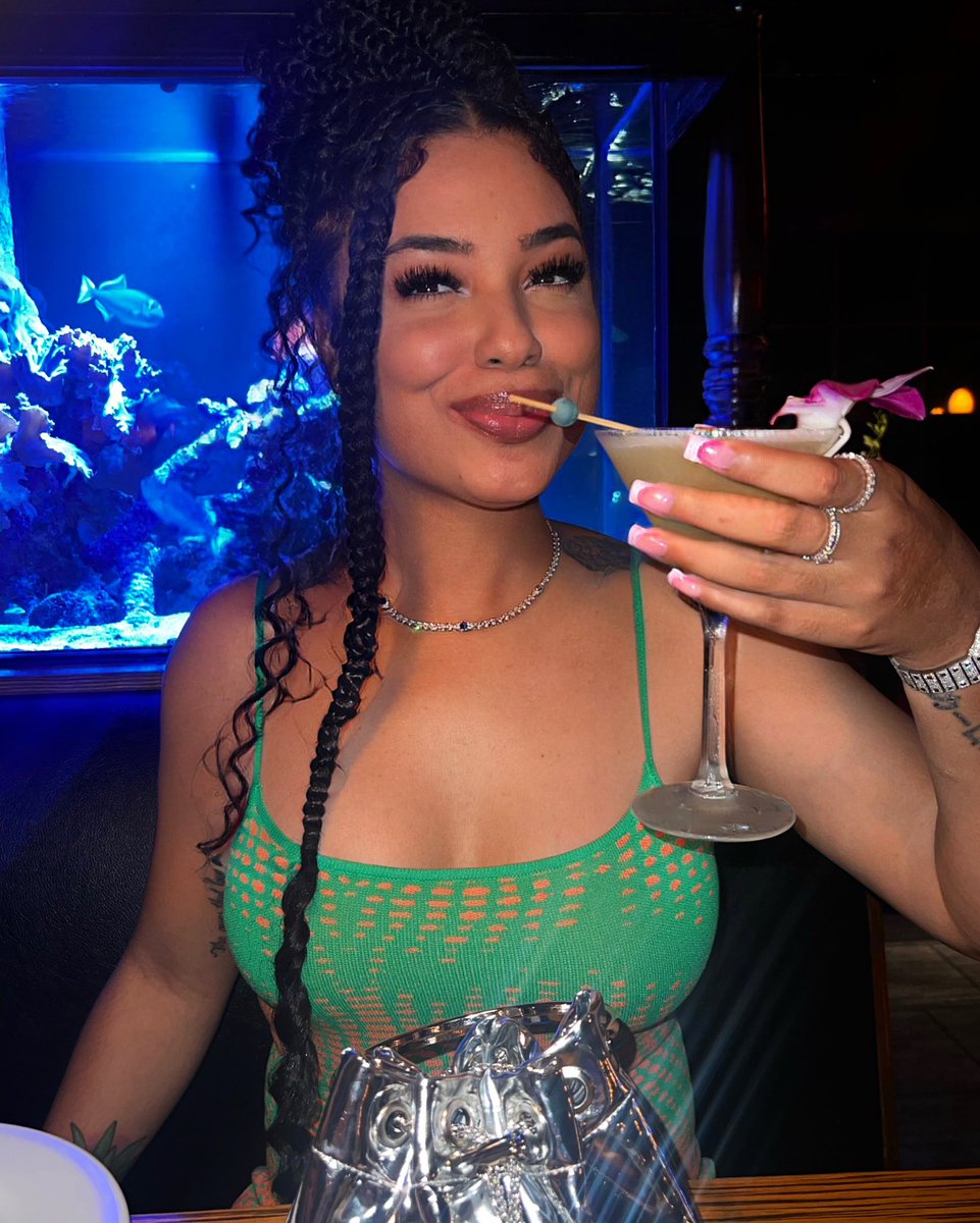 DYDY🇯🇲🍍🦋 on Twitter: "Cheers to having more fun and stressing less 🥂