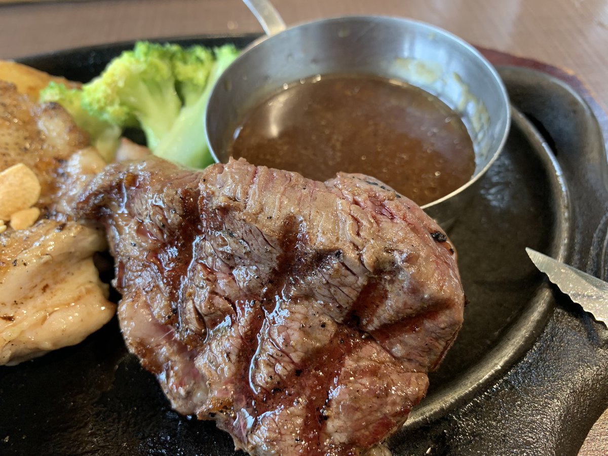ひさくん On Twitter みなさん、お暑ーございます。日差しも強い、刺さるようです。でも気温は31度です。お墓参りに行って、帰りにフォルクスでお昼ごはん。 ガーリックチキンとフィレの