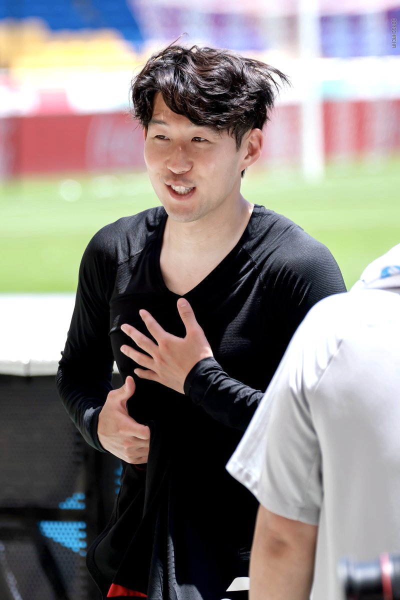 공차차 on Twitter: "230617 파워에이드 오픈트레이닝 shm 털이범 96즈의 맹공격에 환장하다 본인 살림살이 다 털려서(아님) 잔뜩 꼬질해졌는데(맞음) 그저 ...