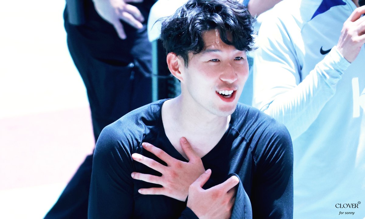 clara。 on Twitter: "RT @Clover_Sonny: 230617 부산 아시아드경기장 파워에이드 오픈트레이닝 #손흥민 #HeungMinSon #Sonny 실착 ...