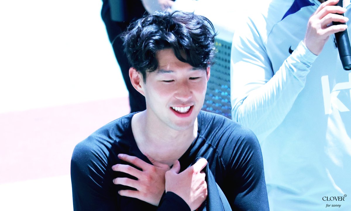 clara。 on Twitter: "RT @Clover_Sonny: 230617 부산 아시아드경기장 파워에이드 오픈트레이닝 #손흥민 #HeungMinSon #Sonny 실착 ...