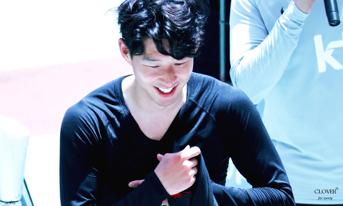 clara。 on Twitter: "RT @Clover_Sonny: 230617 부산 아시아드경기장 파워에이드 오픈트레이닝 #손흥민 #HeungMinSon #Sonny 실착 ...