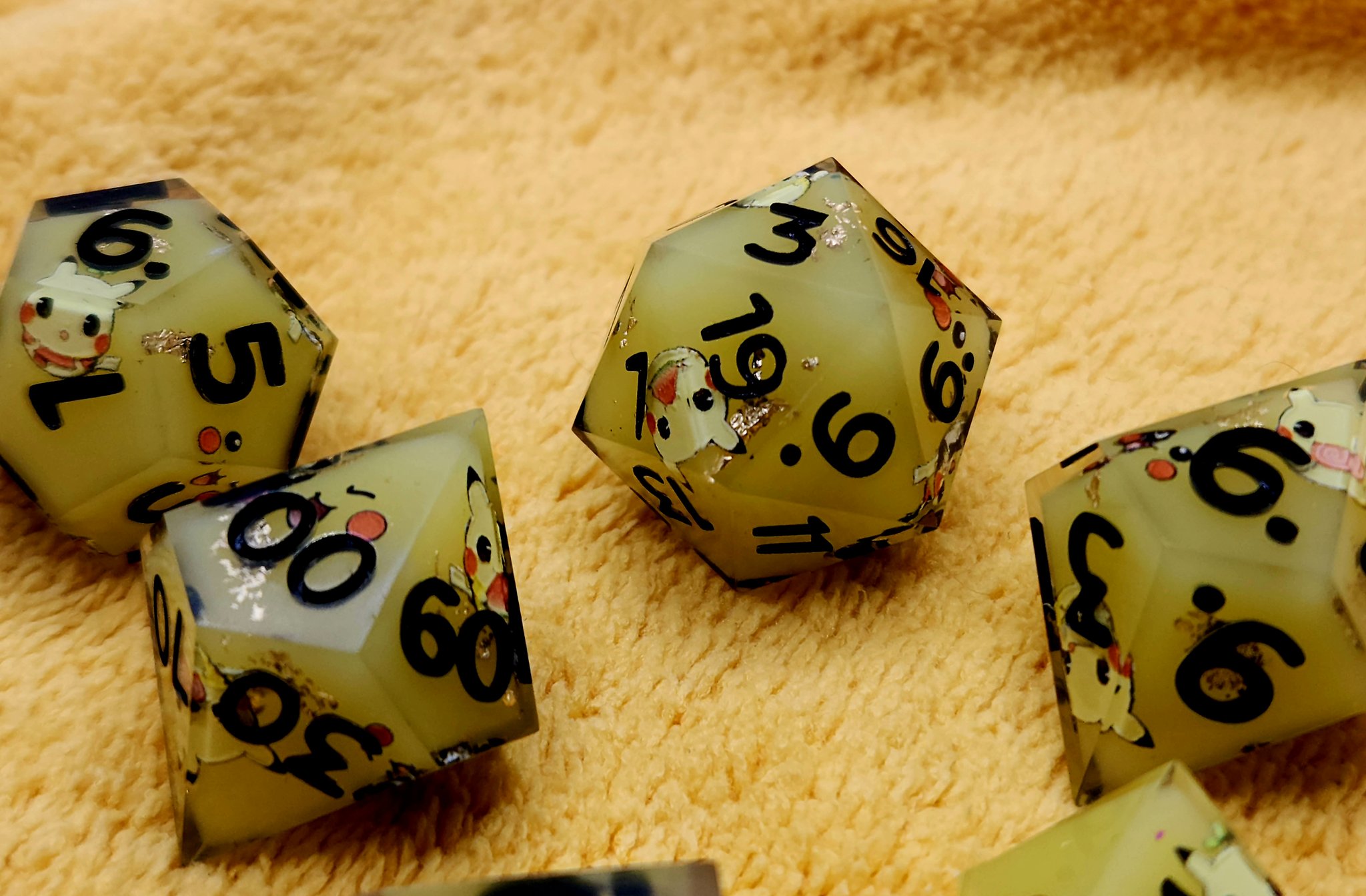 Sinnamon Roll on Twitter: "I've returned 😶‍🌫️ #dicemaker #dnd #sinnamonrolldice https://t.co ...