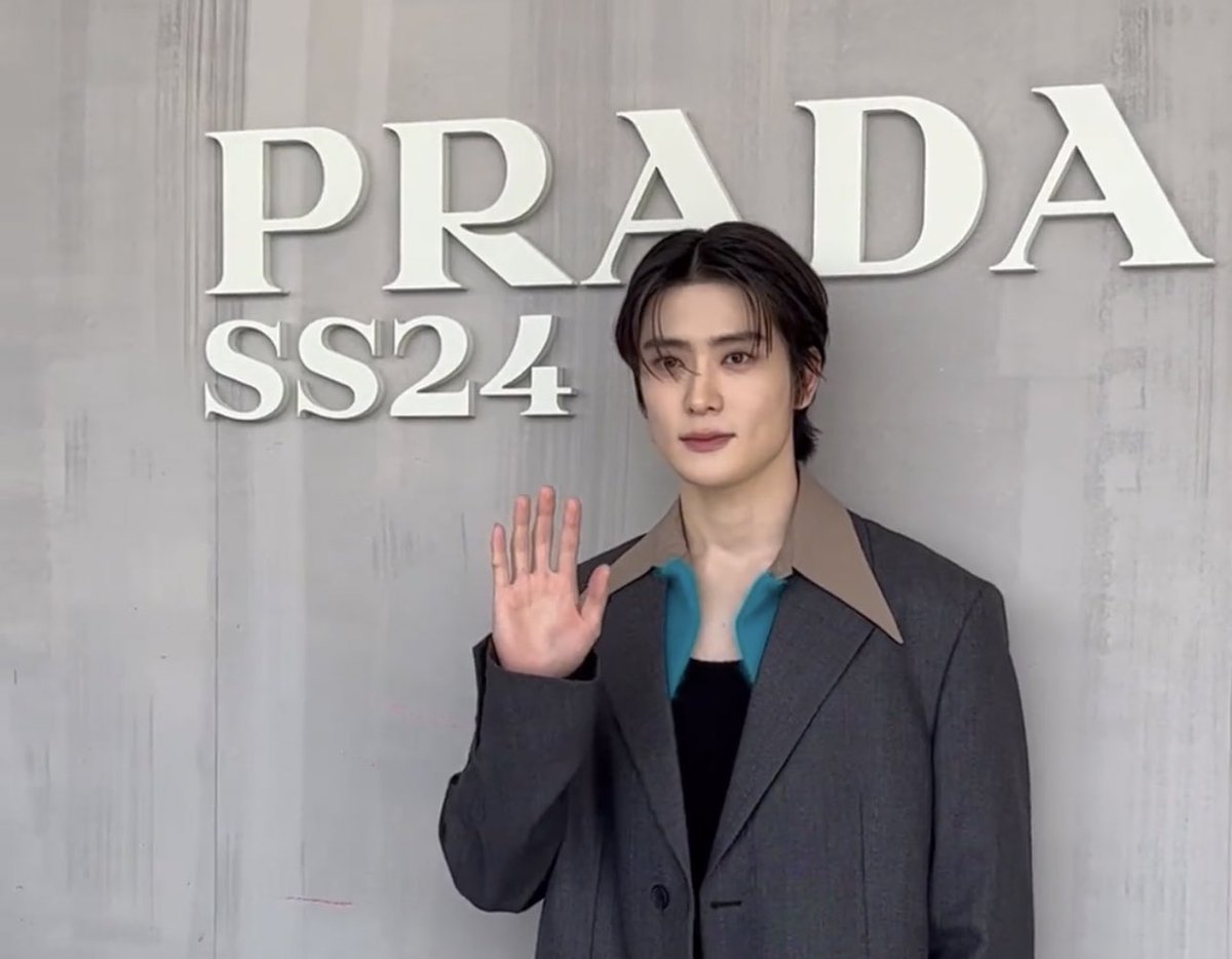 i ☘︎ n on Twitter: "RT @julieienei: PRADA BOY • 2021 โพสต์ไอจีเกี่ยวกับ Prada ครั้งแรก • 2022 ...
