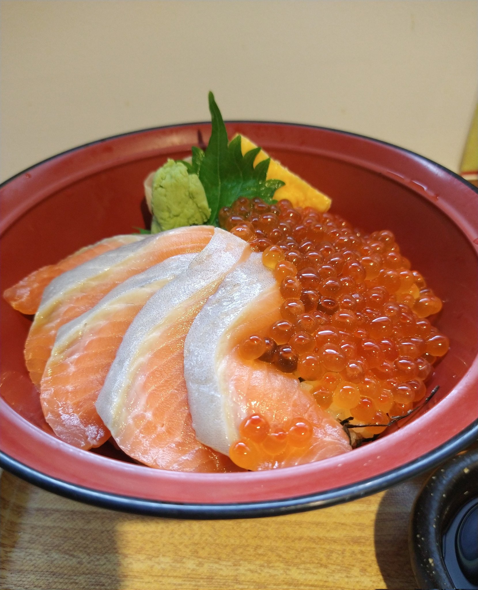 Odoroki_Yakiika on Twitter: "サーモンいくら丼 https://t.co/zl0fLZBs7a" / Twitter