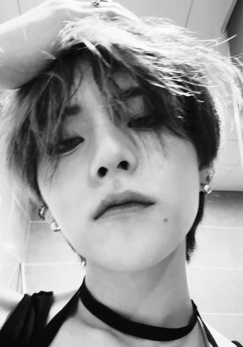 feyn🐕‍🦺 ( & reboot ) on Twitter: "ไหนเเซวใหม่"