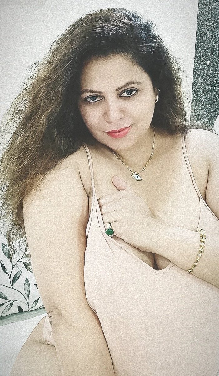 Sapna Sappu Official on Twitter: "Catch me tonight 11:30pm live on https://sapnalive.infly.app 👈🤩🍻🔥"