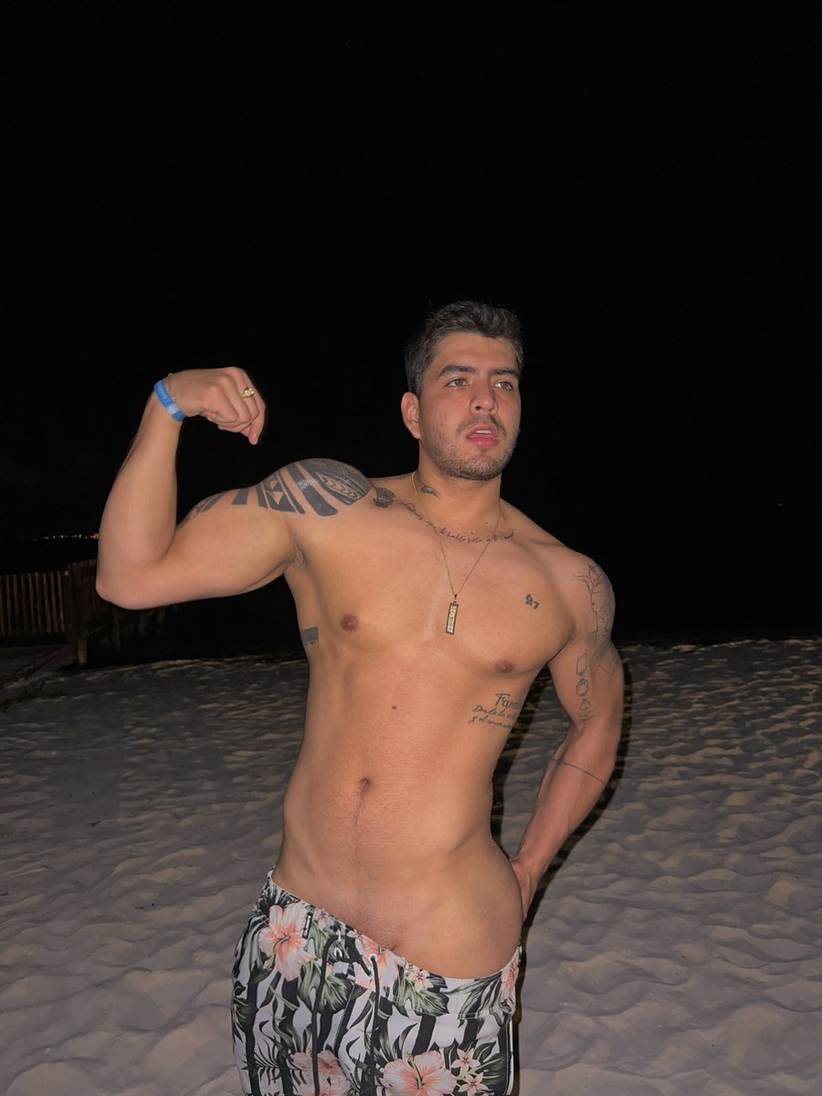 Camilo Rojas on Twitter: "Mírala aquí sin la pantaloneta 😈🫵🔥👉 https://onlyfans.com/camilogarzon02"