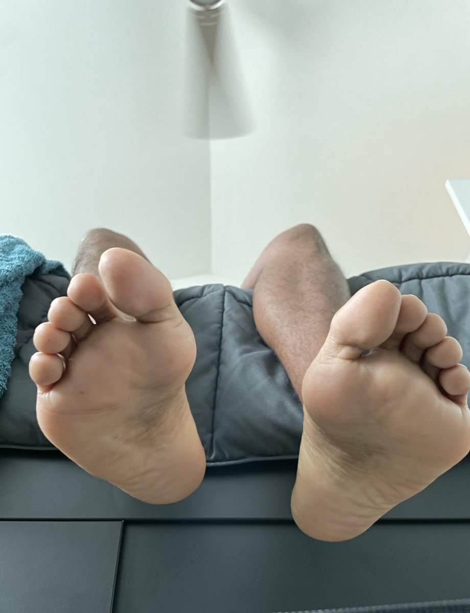 Freaky👣Feet on Twitter: "RT @FreakyyyMeech: Sundays are meant for worship. So get down and take ...