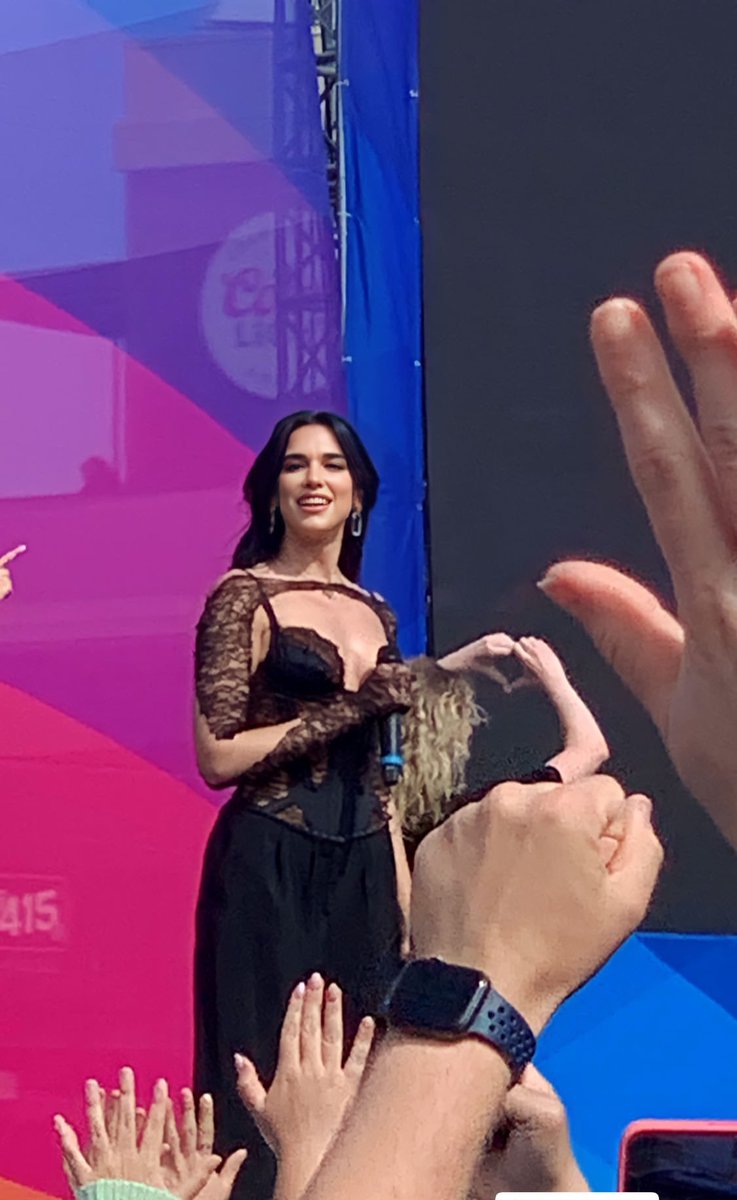 Dua Lipa Hungary on Twitter: "📸 | @DUALIPA performing at “Genentech Gives Back” in San Francisco ...