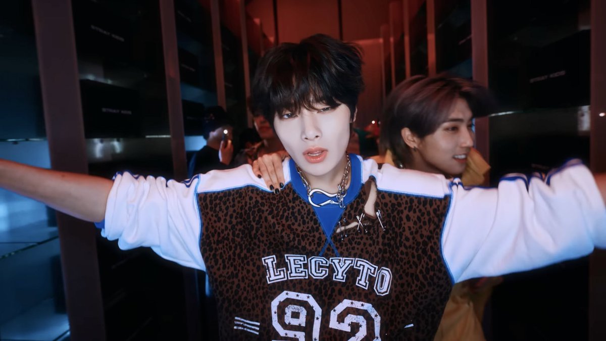 Kazuha Haver On Twitter Rt Dailyinnieluv Get Lit Jeongin