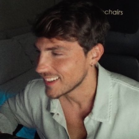 kiki𖥸 on Twitter: "pretty gf 🤝 obsessed bf"