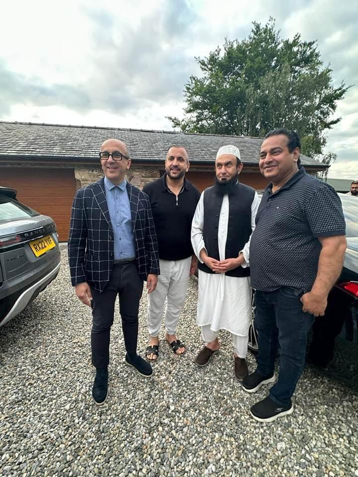 Murtaza Ali Shah on Twitter: "Moulana Tariq Jamil enjoying hospitality of PTI UK leader Aneel ...