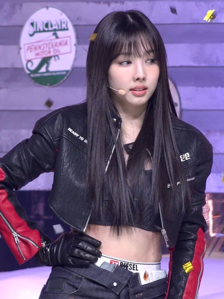 kyle on Twitter: "nayeon yeowo https://t.co/91Rlzvi7AM" / Twitter