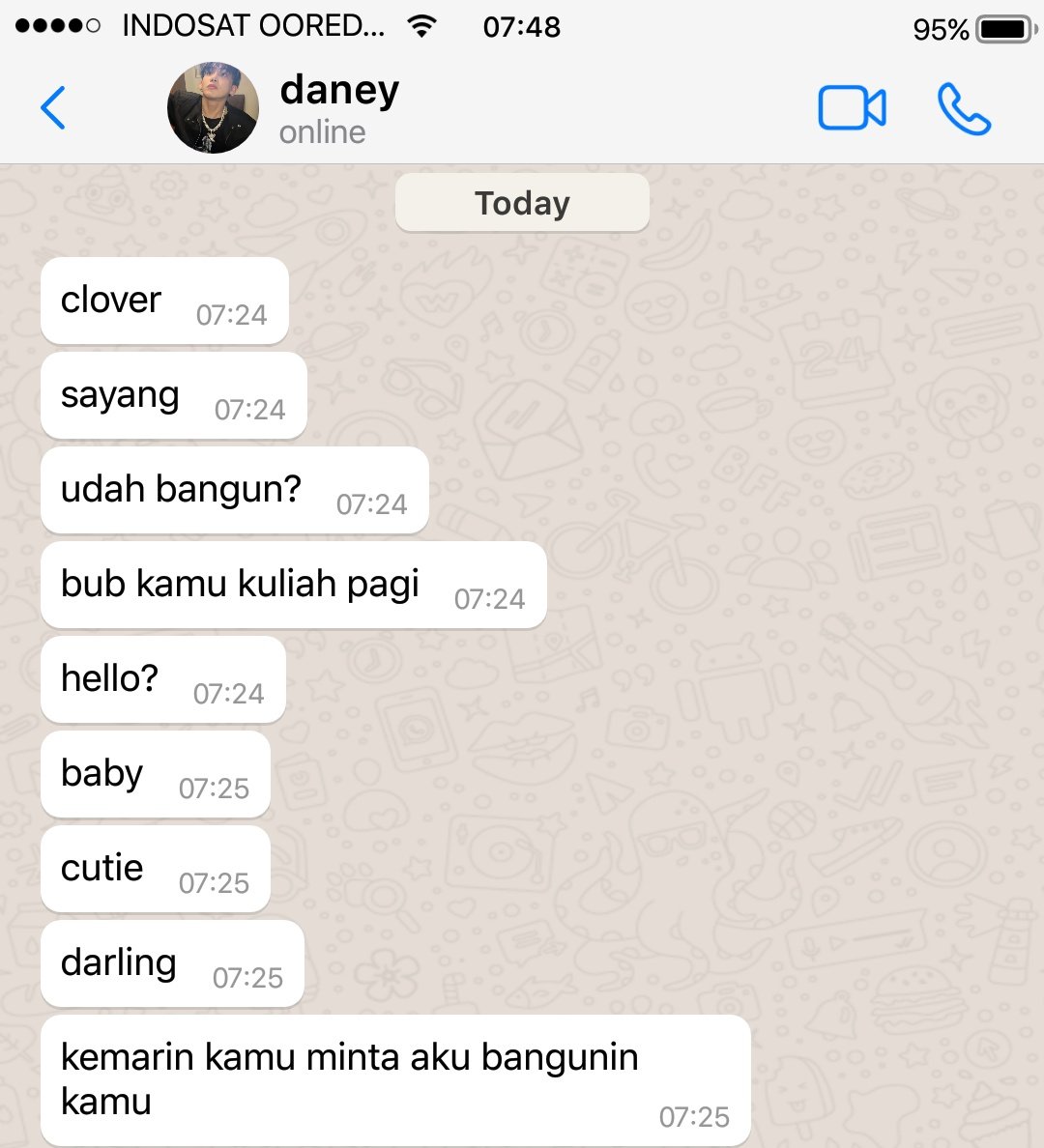 ً on Twitter: "mereka pagi ini, edisi satu: daney yang (niatnya) bangunin clover 💤"