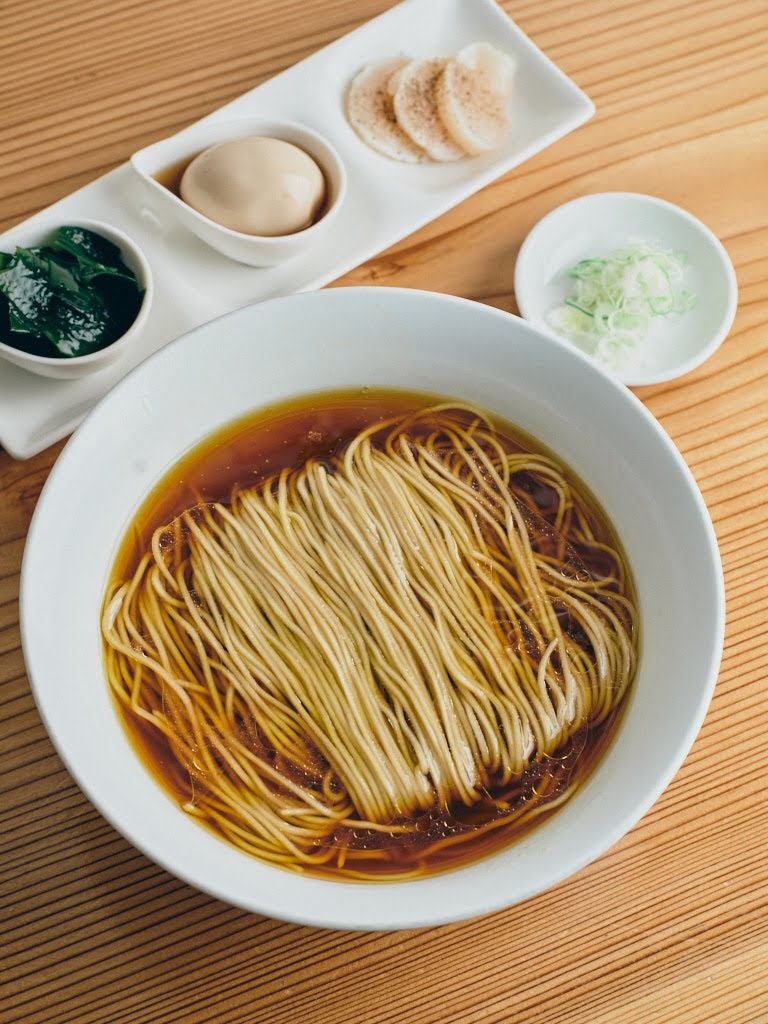 dancyu_mag on Twitter: "「故郷に帰って、ラーメン屋のオヤジになる」。東京・牛込柳町から静岡・島田へ。家族と歩むため、フレンチシェフが選んだ第二の人生は、地元に根を張る ...