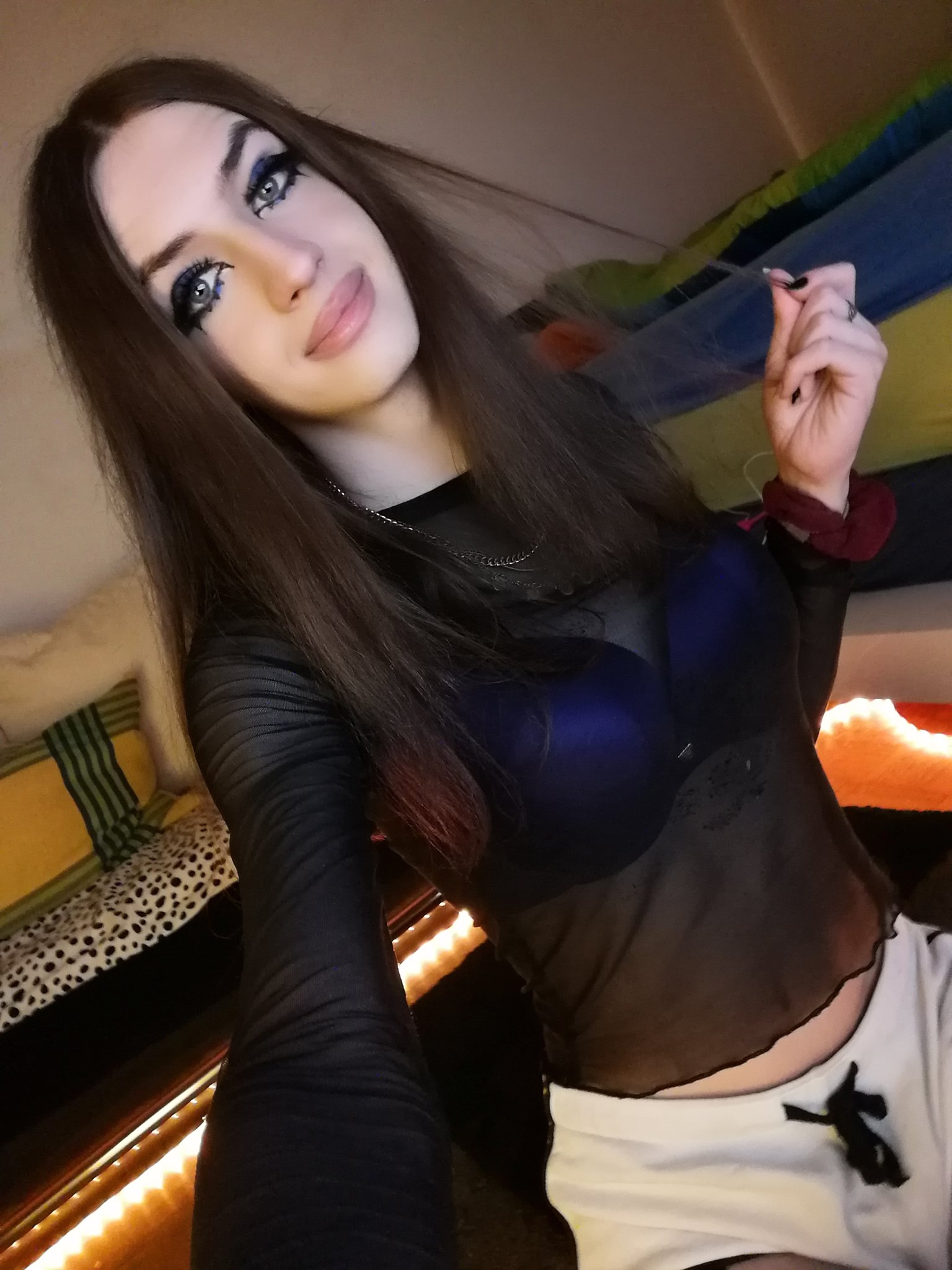 Luna Leporem 🖤♠️🖤 on Twitter: "I'm now finally live on Chaturbate! I really can't wait to spend ...