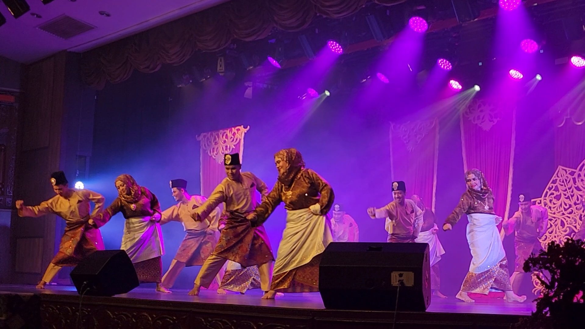 Ayman 艾曼 أيمن on Twitter: "5. Zapin Pulau - Mersing 6. Zapin Melayu Johor 7. Zapin Lenga - Muar ...