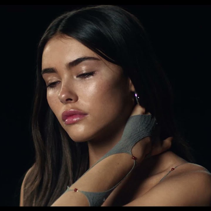 Is Elena Selfish at Felipe Heidt blog