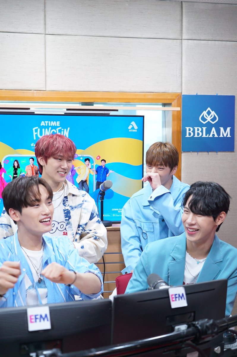 小林🌵 on Twitter: "RT @EFM_STATION: โดยพวกเขาแวะมาทักทาย พูดคุยให้แฟนชาวไทยได้ทำความรู้จัก พร้อม ...