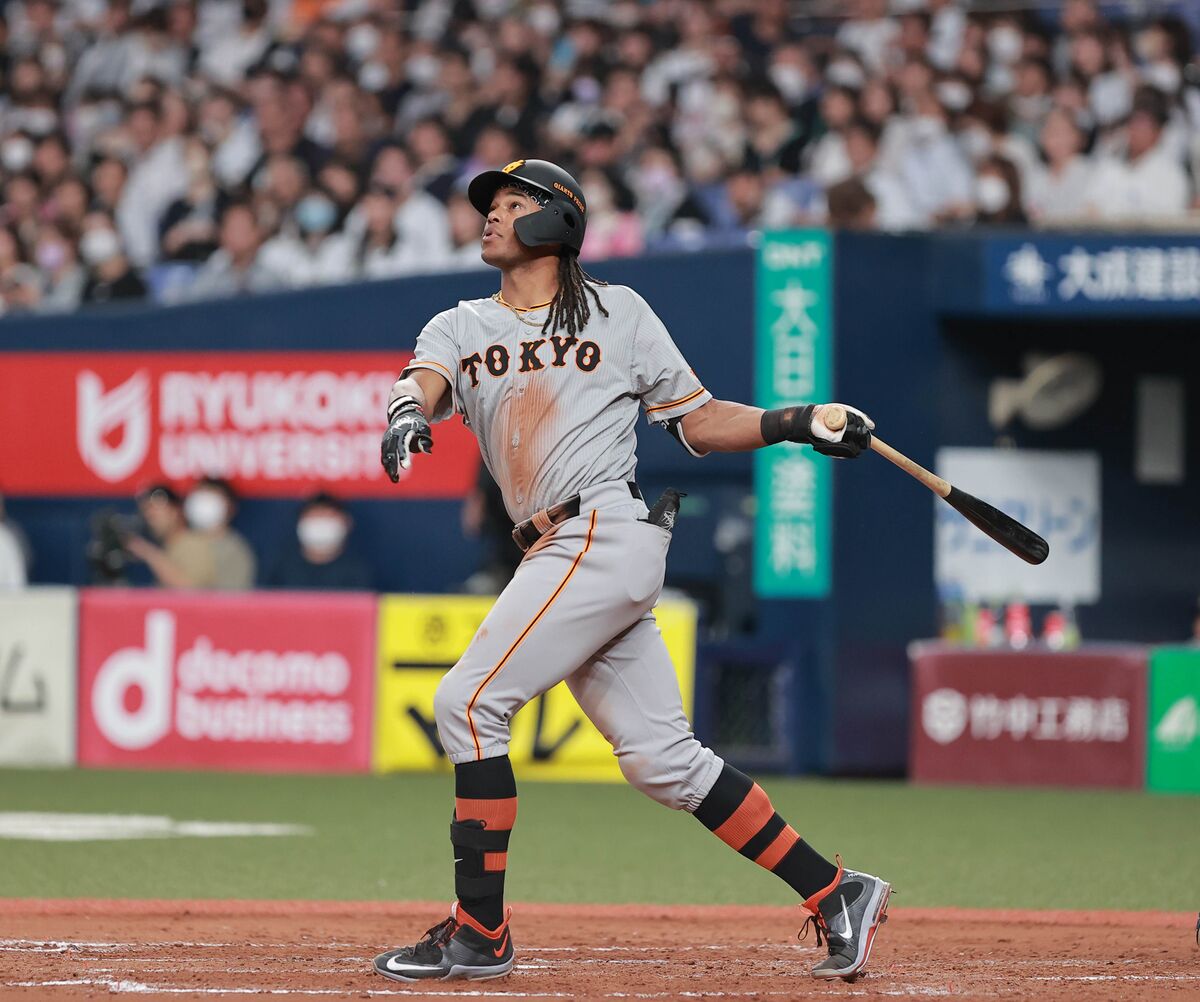 スポーツ報知 巨人取材班 on Twitter: "ウォーカー、4回にドラ1左腕・曽谷から左前適時打…巨人打線3連打で2点目奪う #巨人 #ジャイアンツ #読売ジャイアンツ https ...