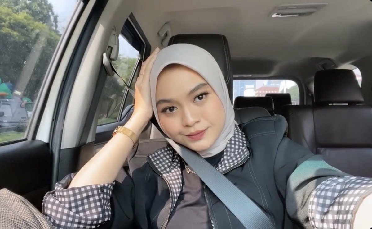 𝑮. on Twitter: "ㅤㅤ — si cantik mamih: rony x nabilah x salma one tweet au. abis brownis ttv. ㅤㅤ ㅤ"