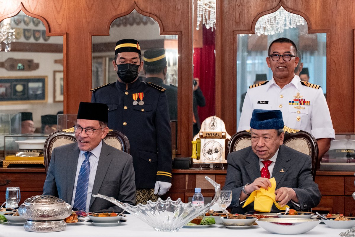 BERNAMA TV 🇲🇾 on Twitter: "RT @anwaribrahim: Saya telah menghadap DYMM Sultan Selangor hari ini ...