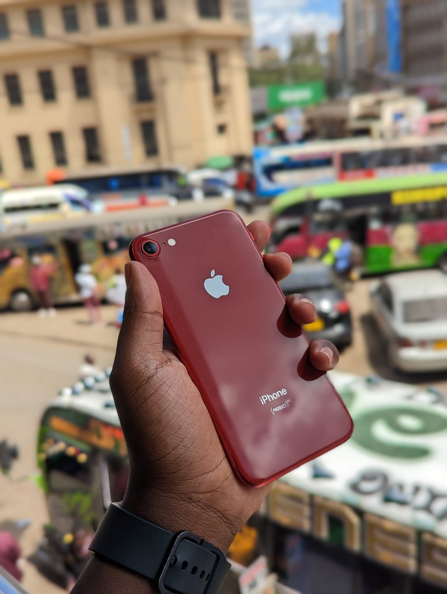 𝙎𝙖𝙙𝙞𝙤 𝙈𝙤𝙣𝙚𝙮 on Twitter: "Nani hana simu? Samsung S22 8/128 Ksh 65000 iPhone SE 64GB 88% Battery ...