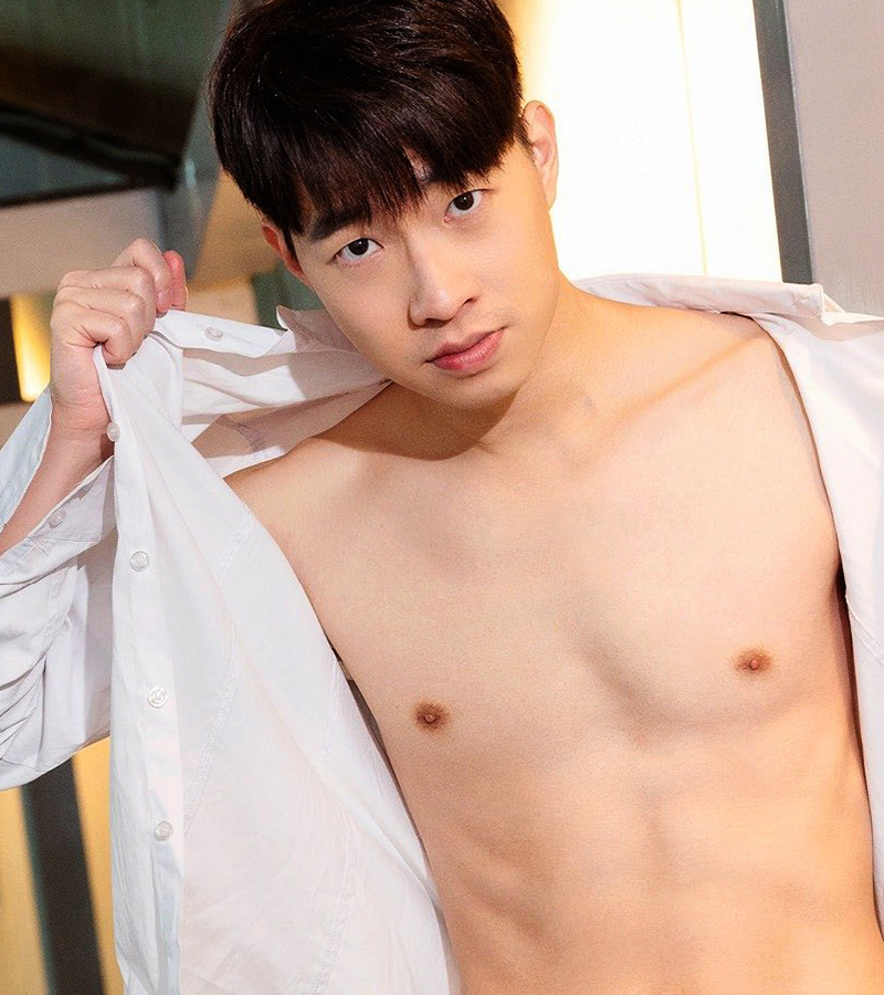Smutboy on Twitter: "Blue Photo magazine #252 features Wei Wei in pics and video – see more at ...