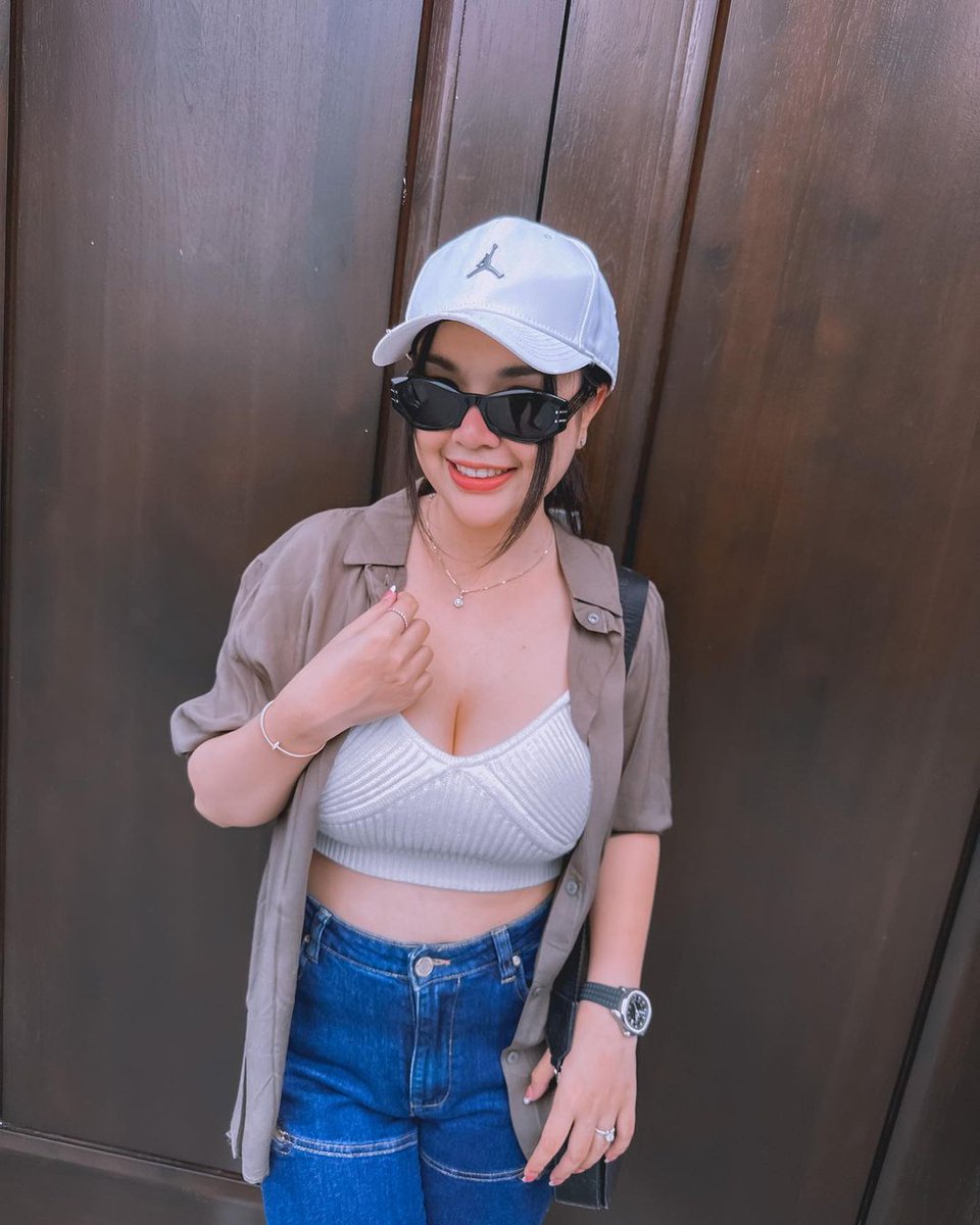 ลิงอุ้มแตง.com on Twitter: "janey_suwannaket"