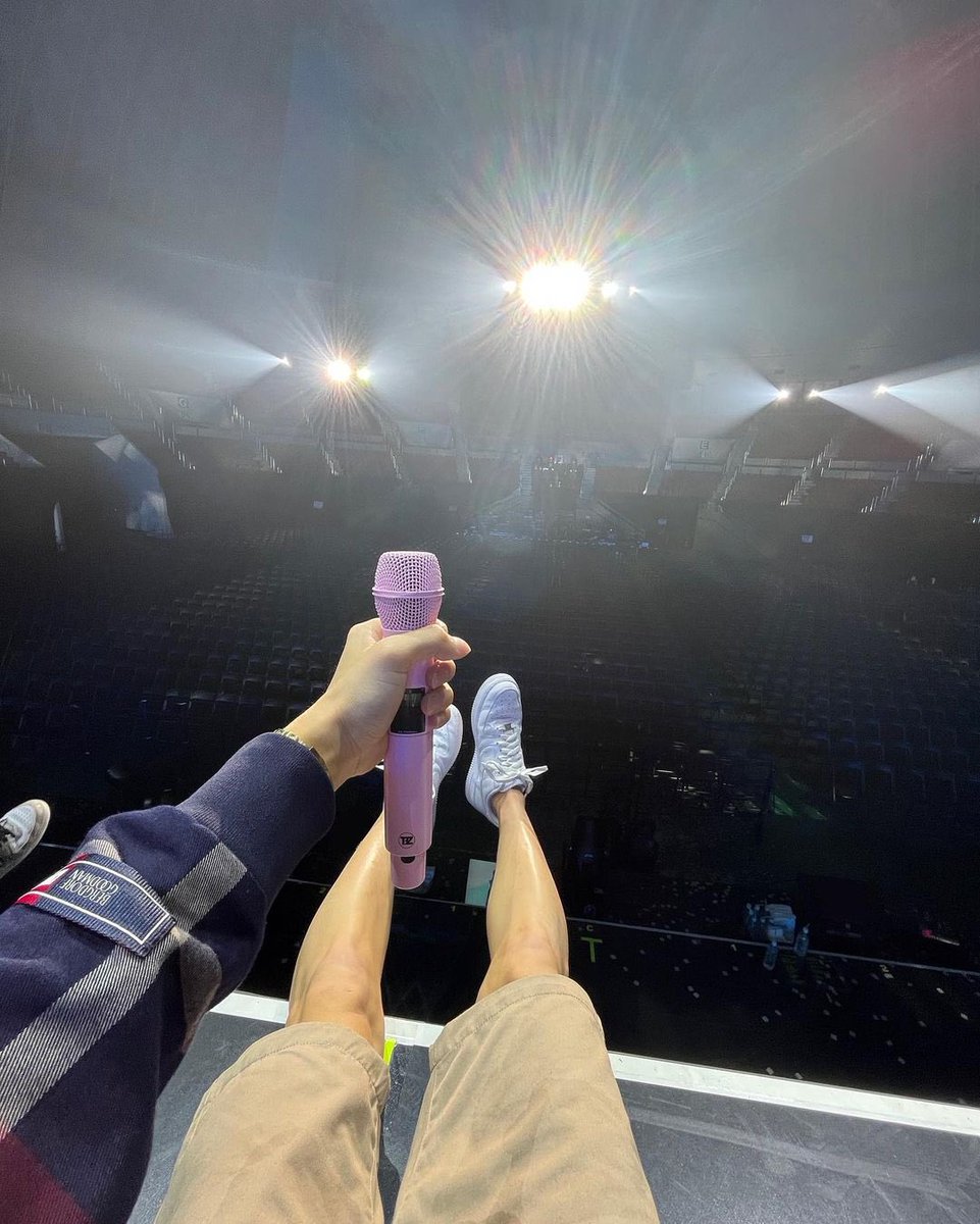 🖇📁 on Twitter: "[📸 060823] official_theboyz ig update! ERIC i ️ stage :) #THEBOYZ #ERIC"