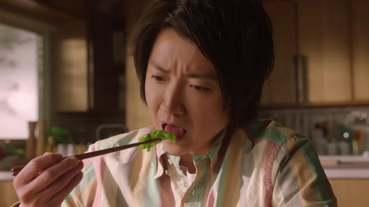 動画NOW on Twitter: "藤原竜也 が出演する 味の素 Cook Do オイスターソース のCM 「全部」篇「ボトルダンス」篇。 https://t.co/KB73tsH2al ...