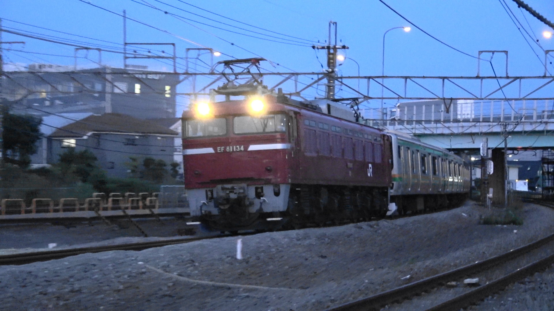 TO on Twitter: "E231系 ｺﾂS03編成 AM入場 回送 EF81 134 牽引 2023/6/7 府中本町 19:12頃通過。薄暮の撮影に挑戦。（動画添付） https ...