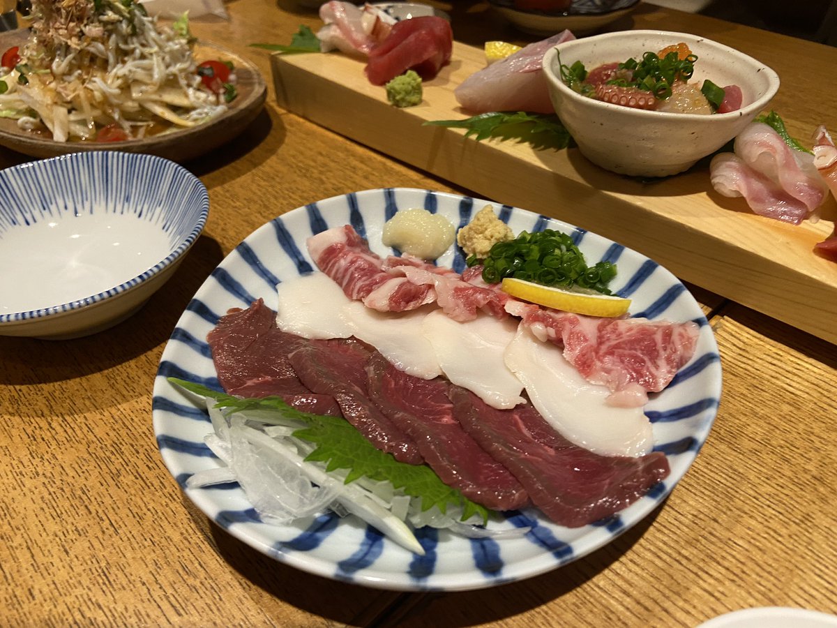 Joy Watson Taniguchi on Twitter: "学生たちの飲み会にお邪魔させていただきました。 私は馬と会話できるという特殊能力があるので（笑）馬肉は食べられないのですが ...