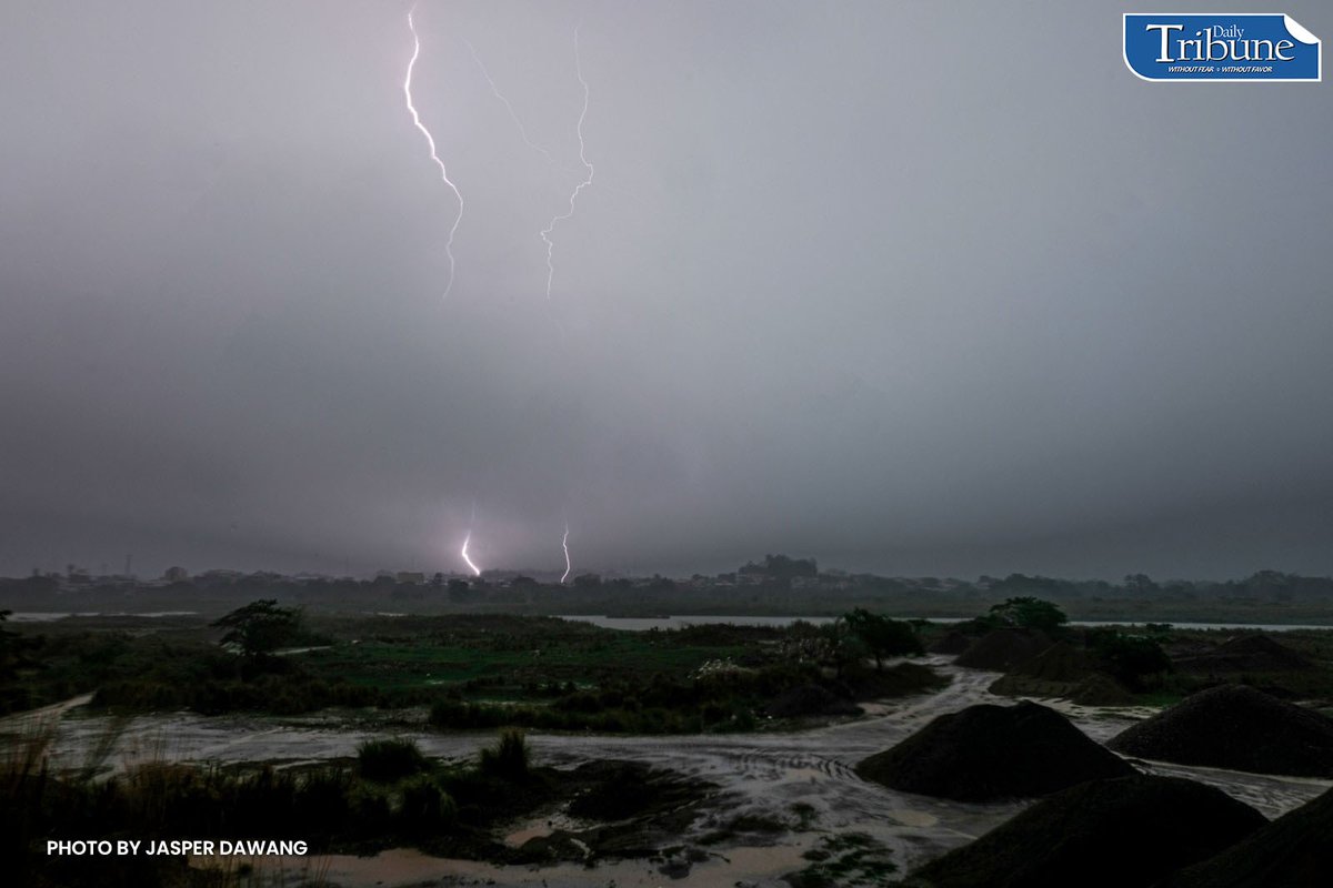 Daily Tribune on Twitter: "DARK SKIES Lightning strikes as torrential rains drench parts of ...