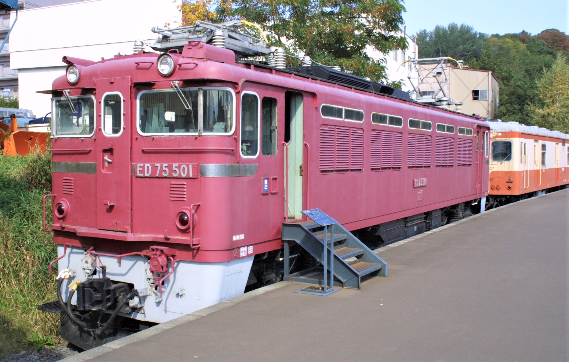 空鉄 on Twitter: "小樽市総合博物館で展示「ED75」「ED76」8月にも解体へ😱😱😱😭😭😭 https://t.co/BK3sYSo8qE" / Twitter