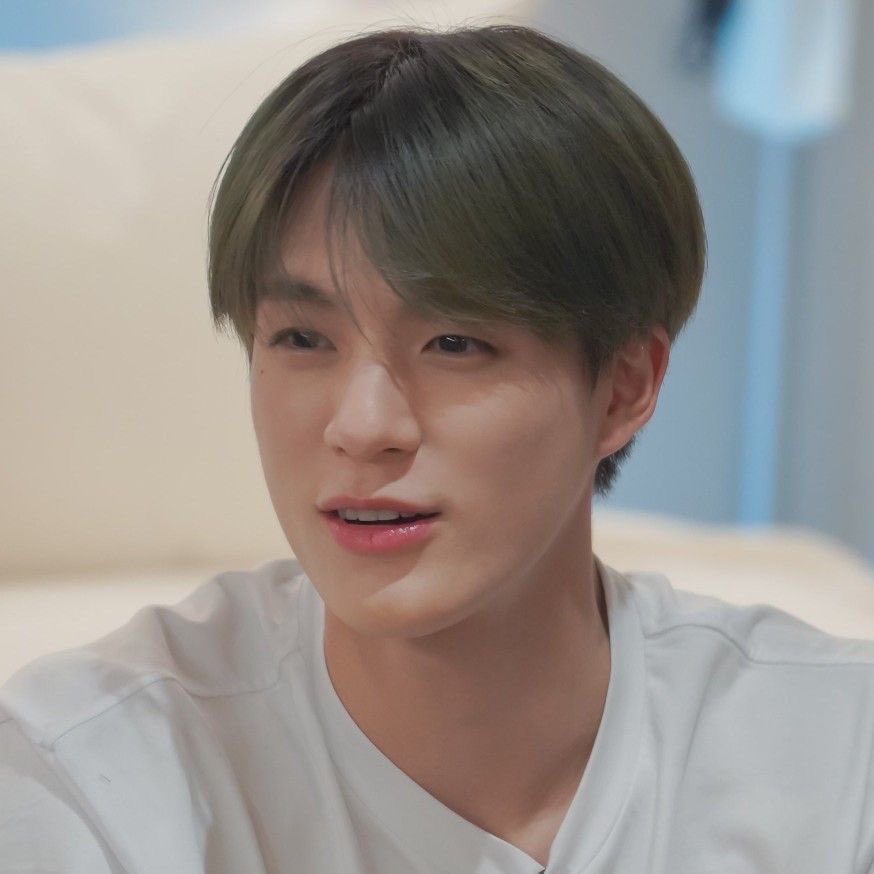 현깅 On Twitter 이젠오는 발칙한 연하남이 어울림 원래 동네 아는 동생이였을듯 초딩 중딩 고딩 때 부터 보던 걍거의 남매 근데 애가 사춘기 지나고 20대