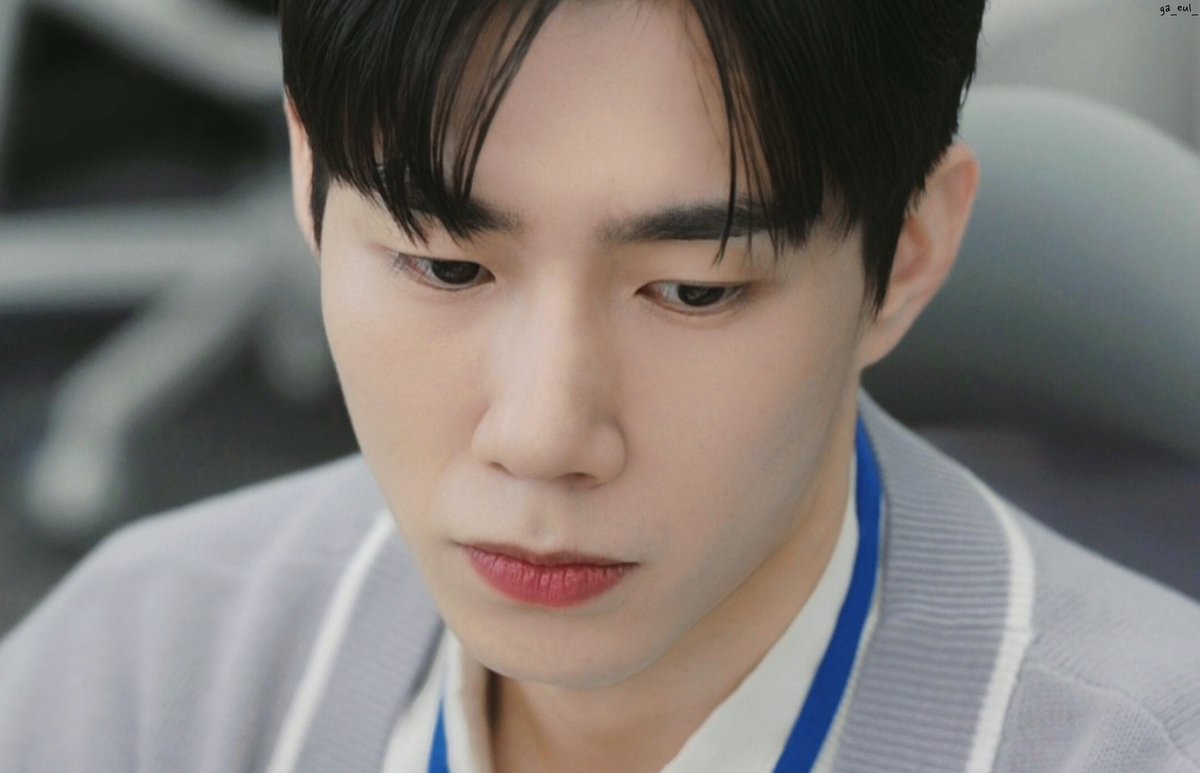 가을아이💫 on Twitter: "230607 행복배틀 EP. 03 보정 ️ 회사에 이렇게 잘생긴 주임님 있나요🥹 #손우현 #이진섭"