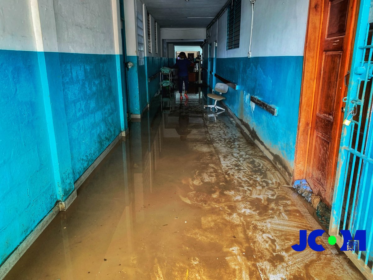 JCOM Haïti on Twitter: "Men Kijan lopital Ste Croix Leyogan te ye, ye madi a apre gwo lapli ...