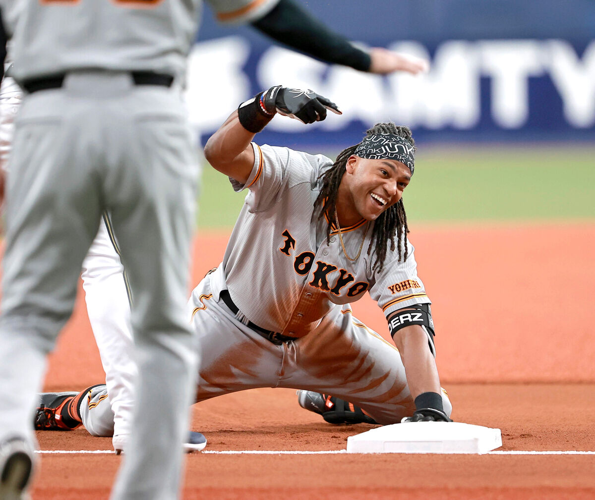 スポーツ報知 巨人取材班 on Twitter: "ウォーカー、サイクルあと一歩の5打数5安打 ヘッスラ三塁打にバックスクリーン弾 #巨人 #ジャイアンツ #読売ジャイアンツ https ...