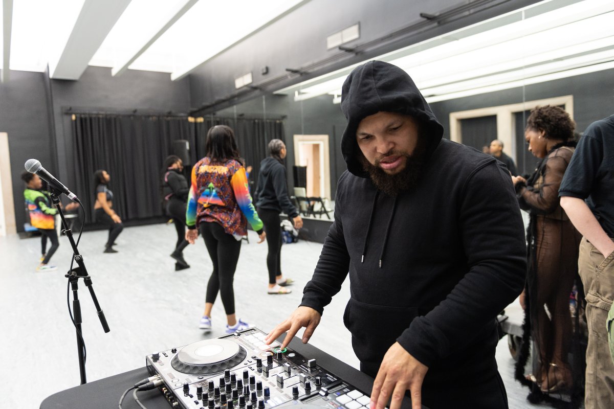 Chicago Cultural Center on Twitter: "The Dance Residency Open Studio Series is coming to a close ...