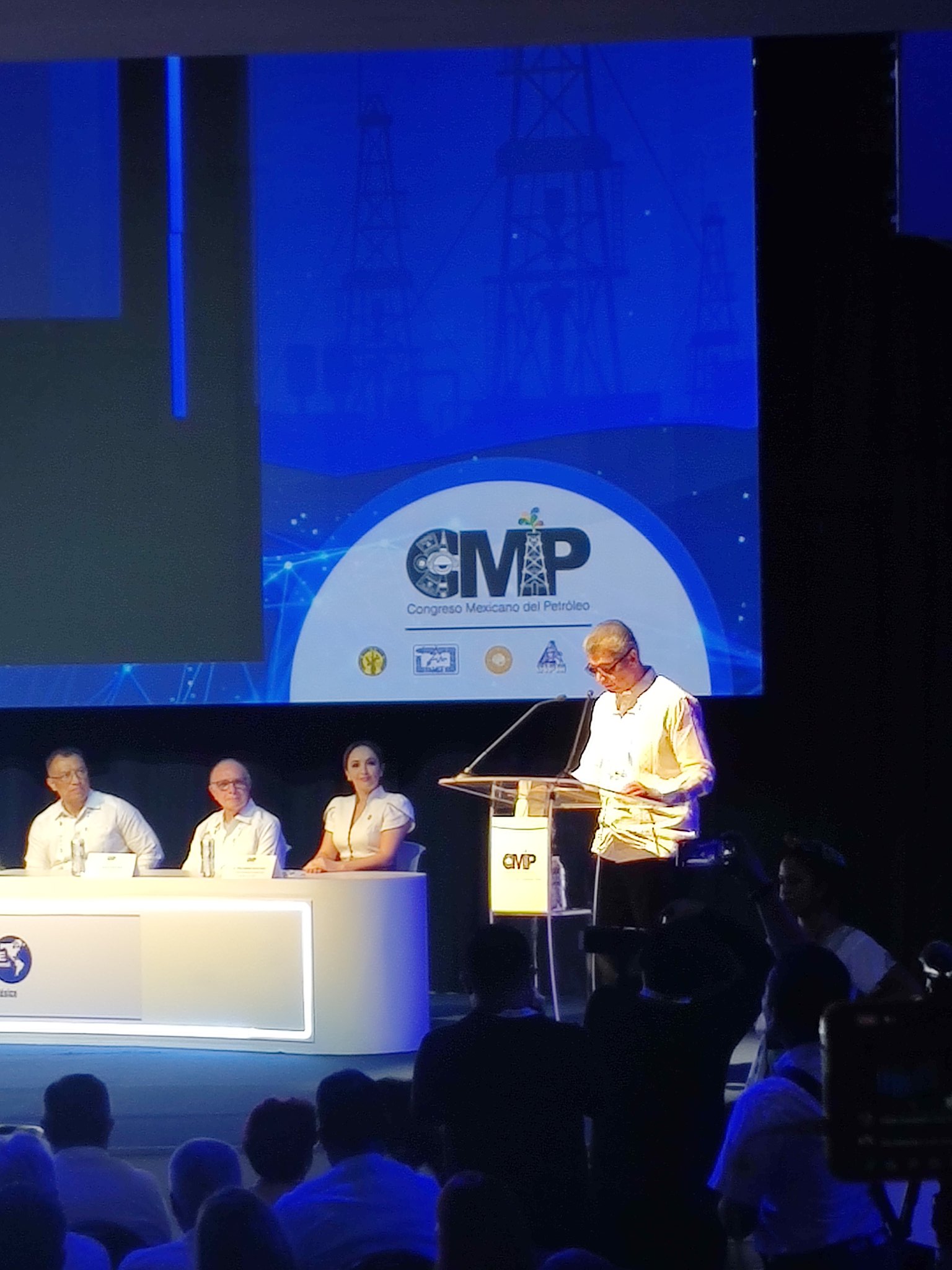 Petróleo&Energía on Twitter: "Leonardo E Aguilera, Presidente Ejecutivo del CMP 2023 da la ...