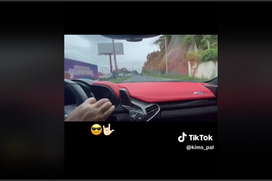 Soy 502 on Twitter: "📹¡A TODA VELOCIDAD! Mujer se graba conduciendo un Ferrari en Guatemala La ...