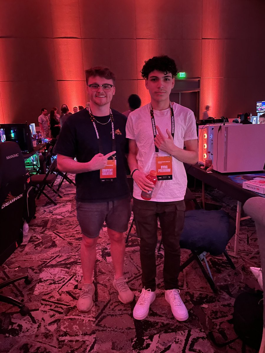 Moon Grifs on Twitter: "Met so many amazing people at DreamHack Dallas. If we talked, thank you ...